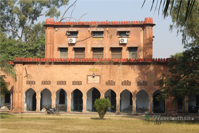 Heritage Walk of Aligarh Muslim University | Travelosthan.com